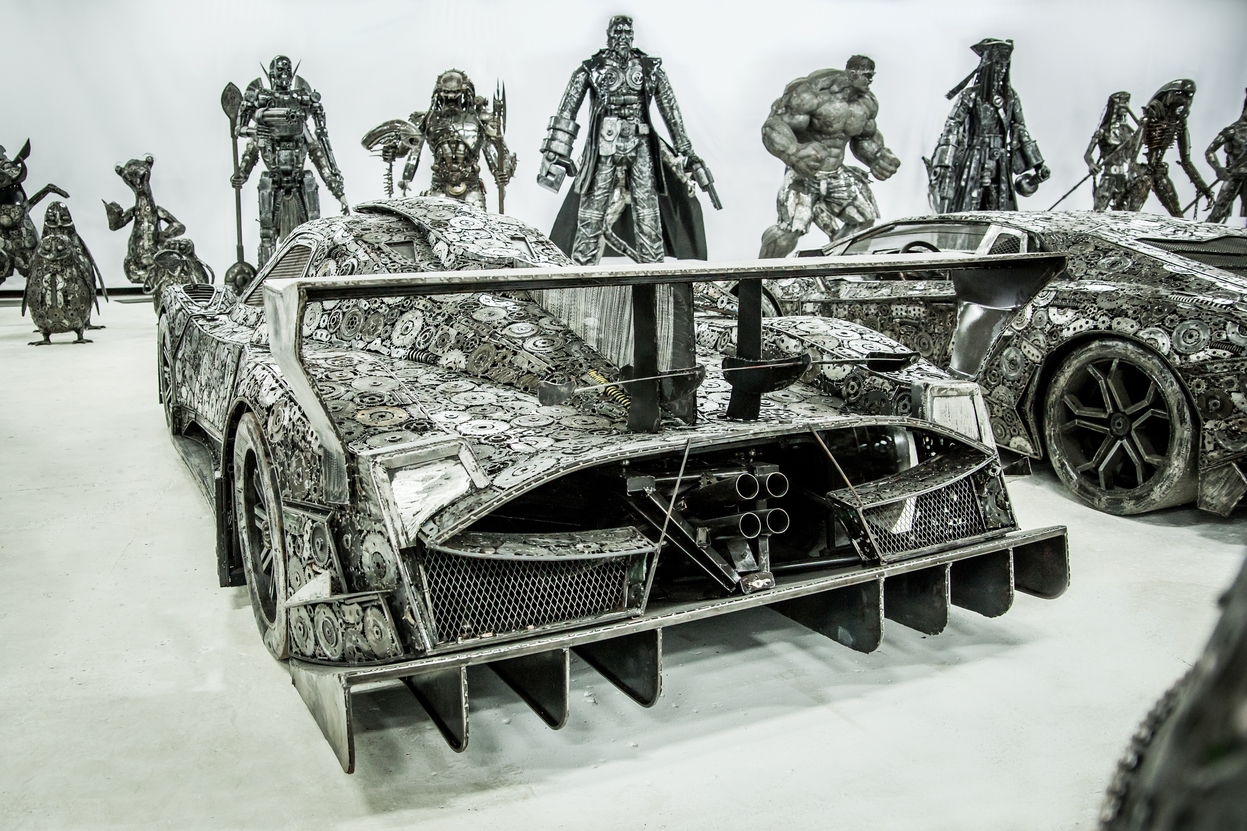 These hauntingly beautiful art pieces bring scrap cars back to life ...